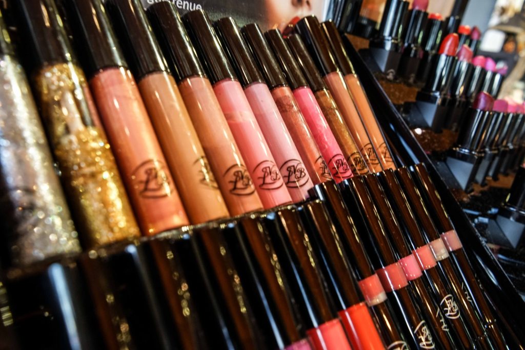 Maquillage et Application - LVB - Cosmétiques à Laval